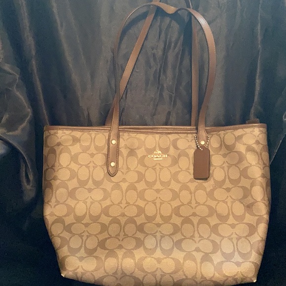 Coach | Bags | City Tote In Signature Canvas F58292 | Poshmark